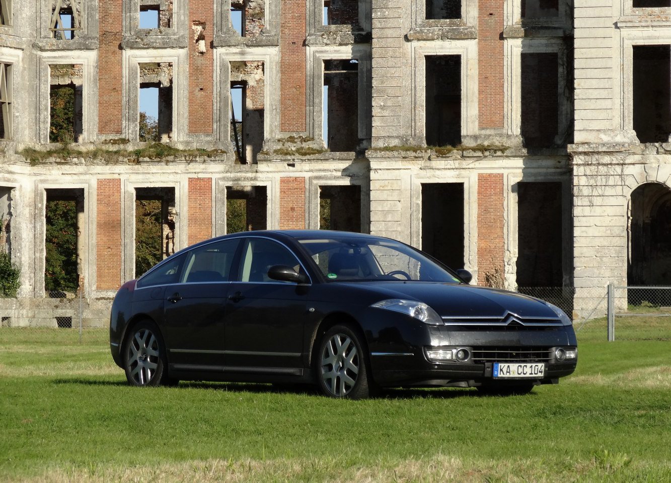 Citroen C6 technical specifications and fuel economy